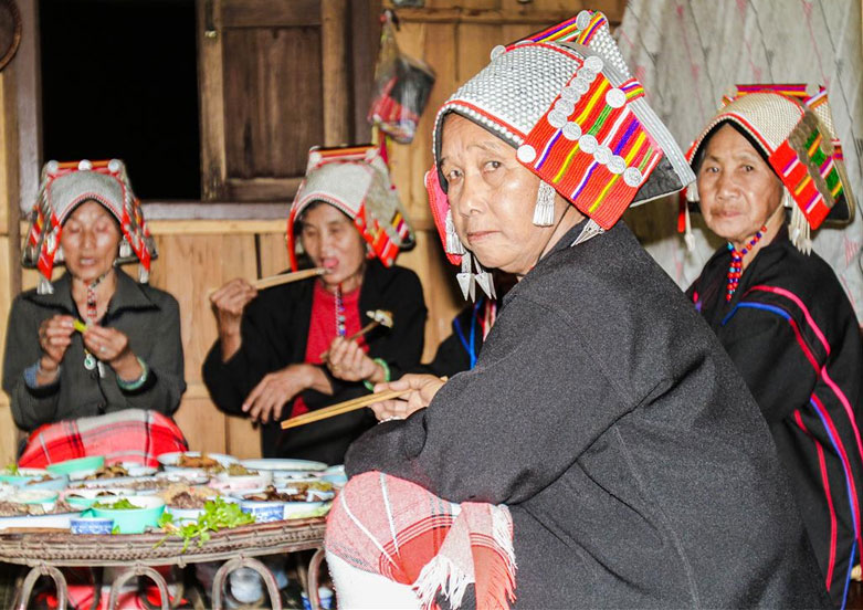 Una mirada a la tribu de los Akha – Articulos